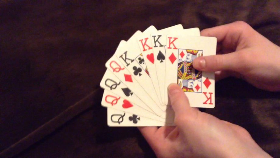 4 kings 4 queens card trick - 7 Magic Inc